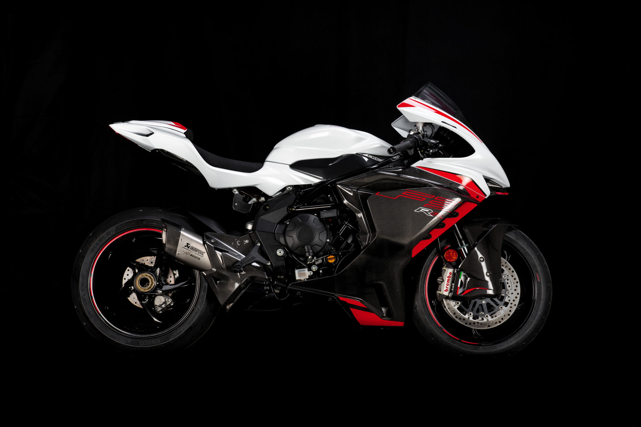 Totalna ekskluziva – Akrapovič in MV Agusta F3 - www.motoavantura.si
