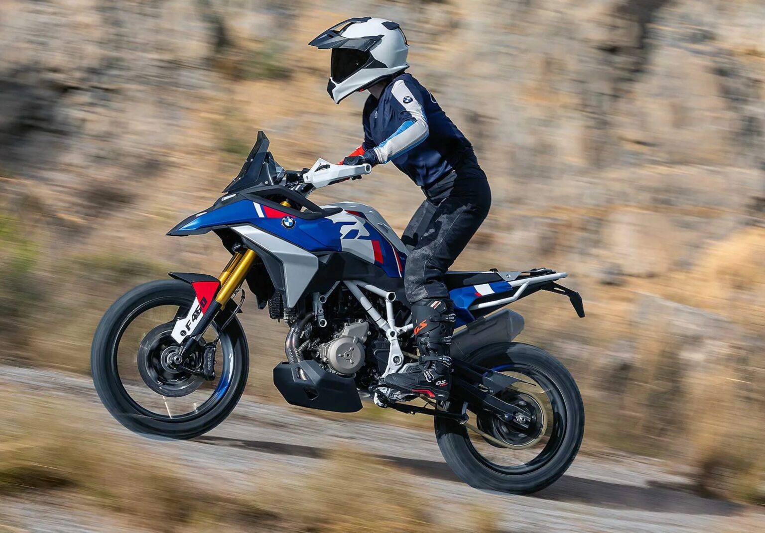 BMW je predstavil koncept F 450 GS, potovalni enduro nižjega razreda