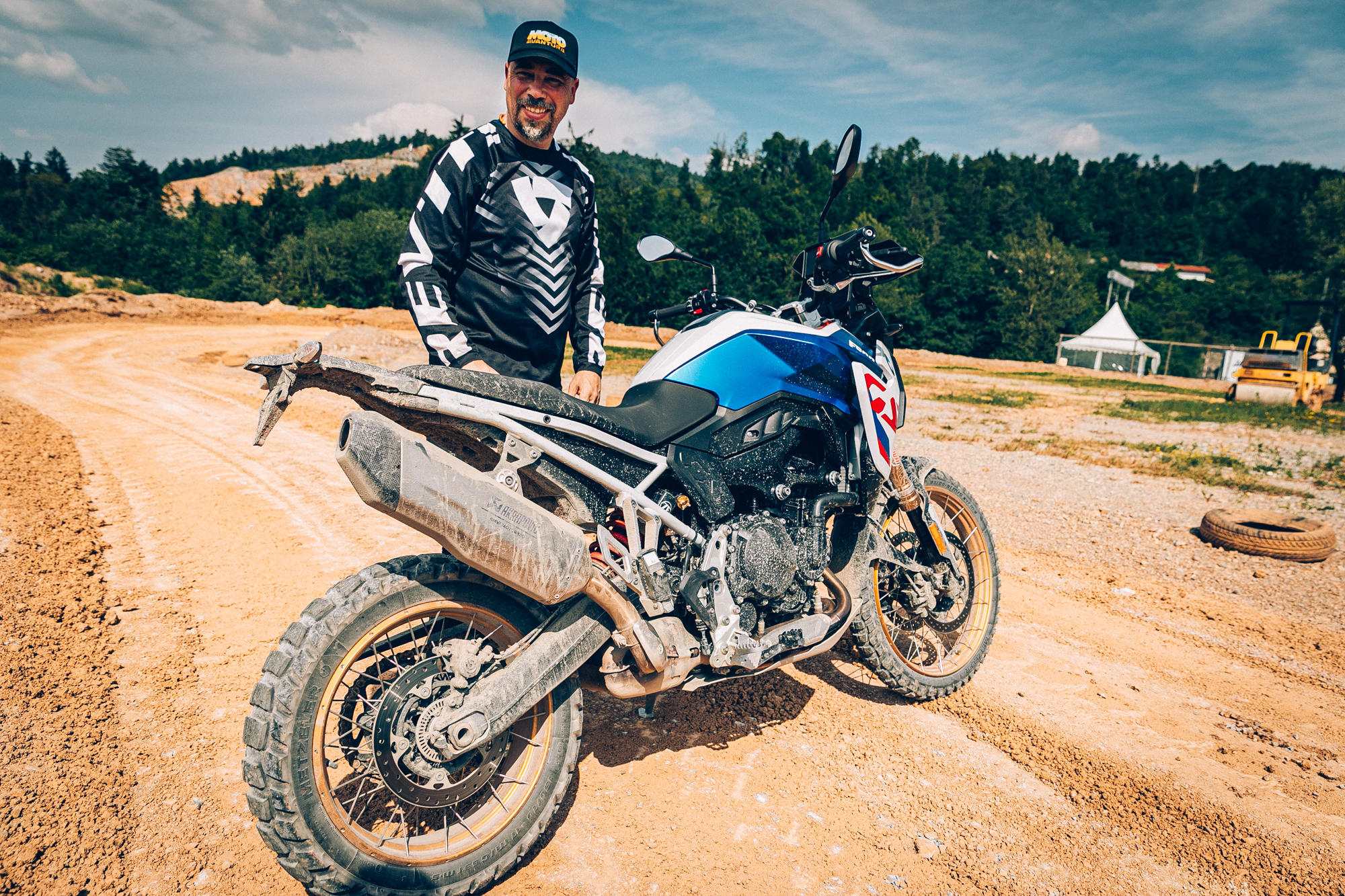 Vrhunska oprema za adventure segment: Rev'it Continent